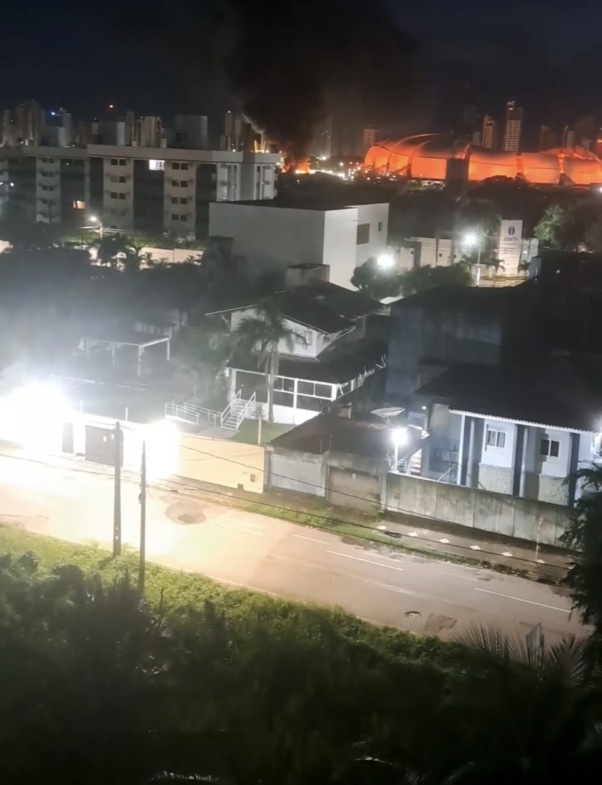 Incêndio atinge o Circo do Tirulipa ao lado do Arena das Dunas nesta ...